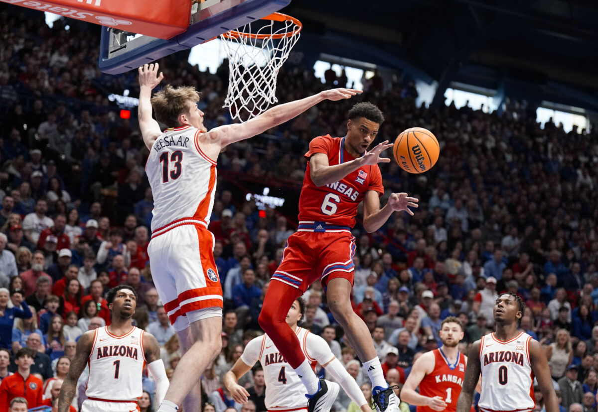 Photo Gallery: Jayhawks hold strong to beat Arizona on Senior Night ...